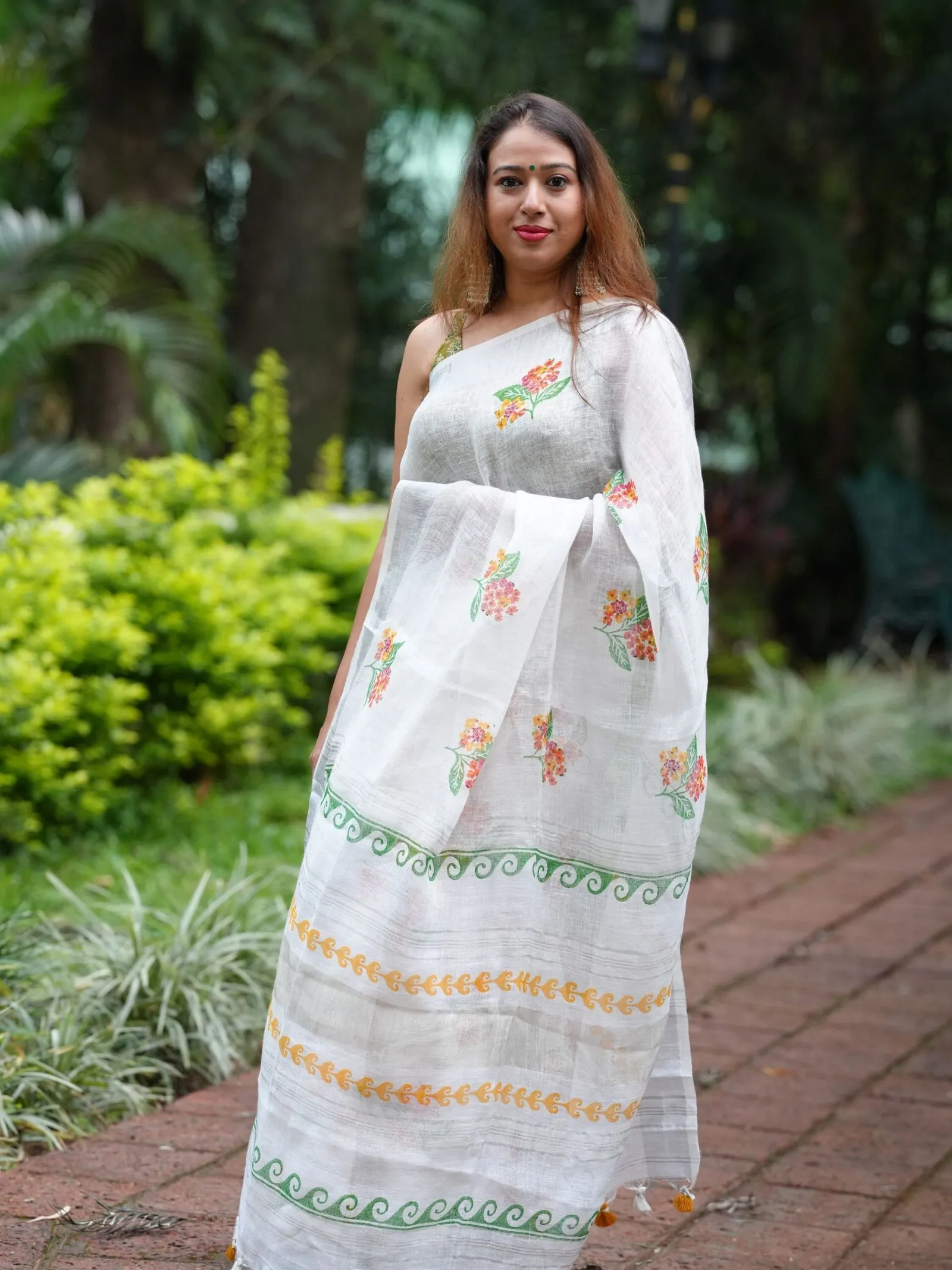 Linen Sarees — Buy Pure Handwoven Linen Saree Online | Craftlooms